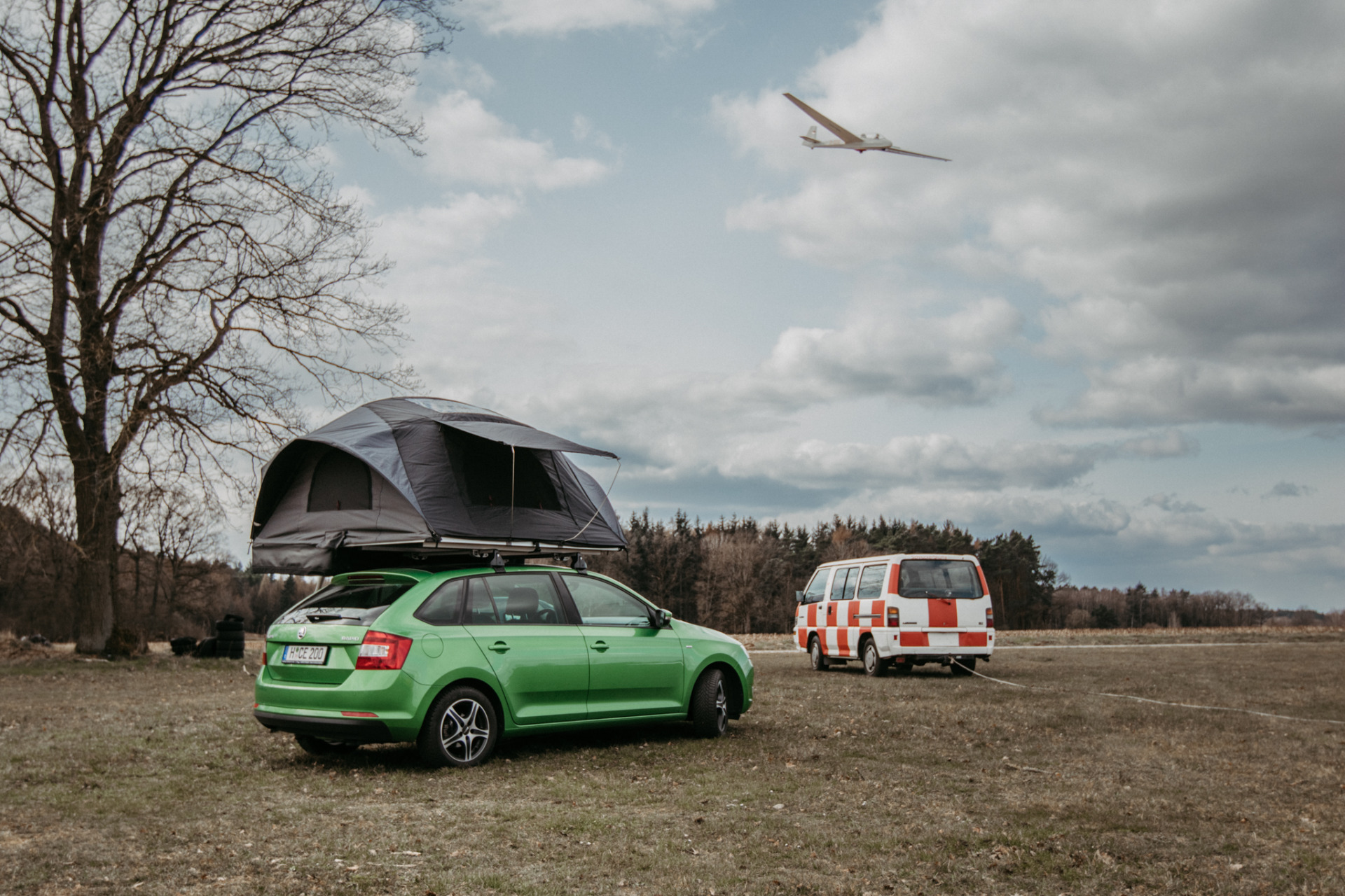 Showroom: Flugplatz – FLYING camper